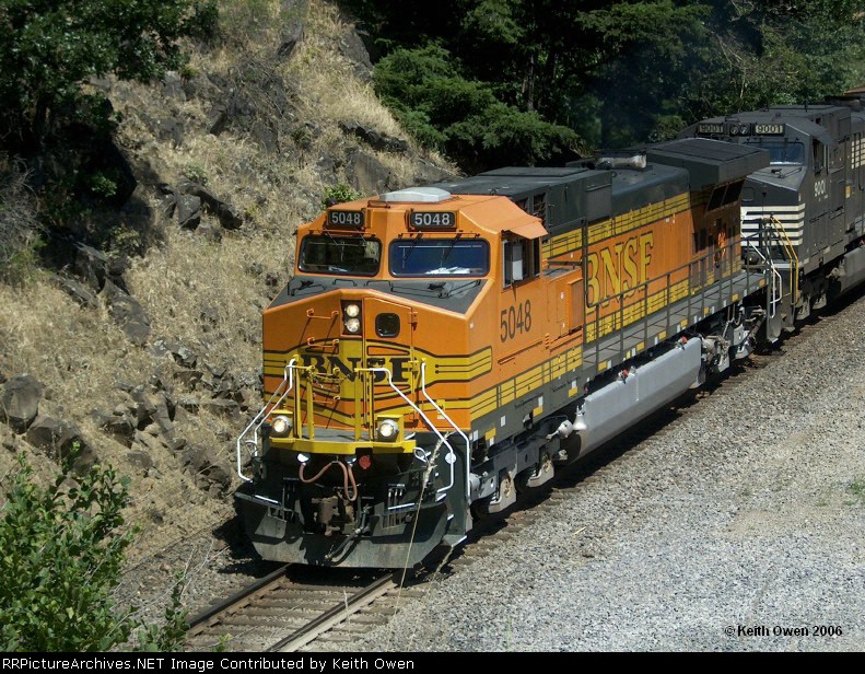 BNSF 5048